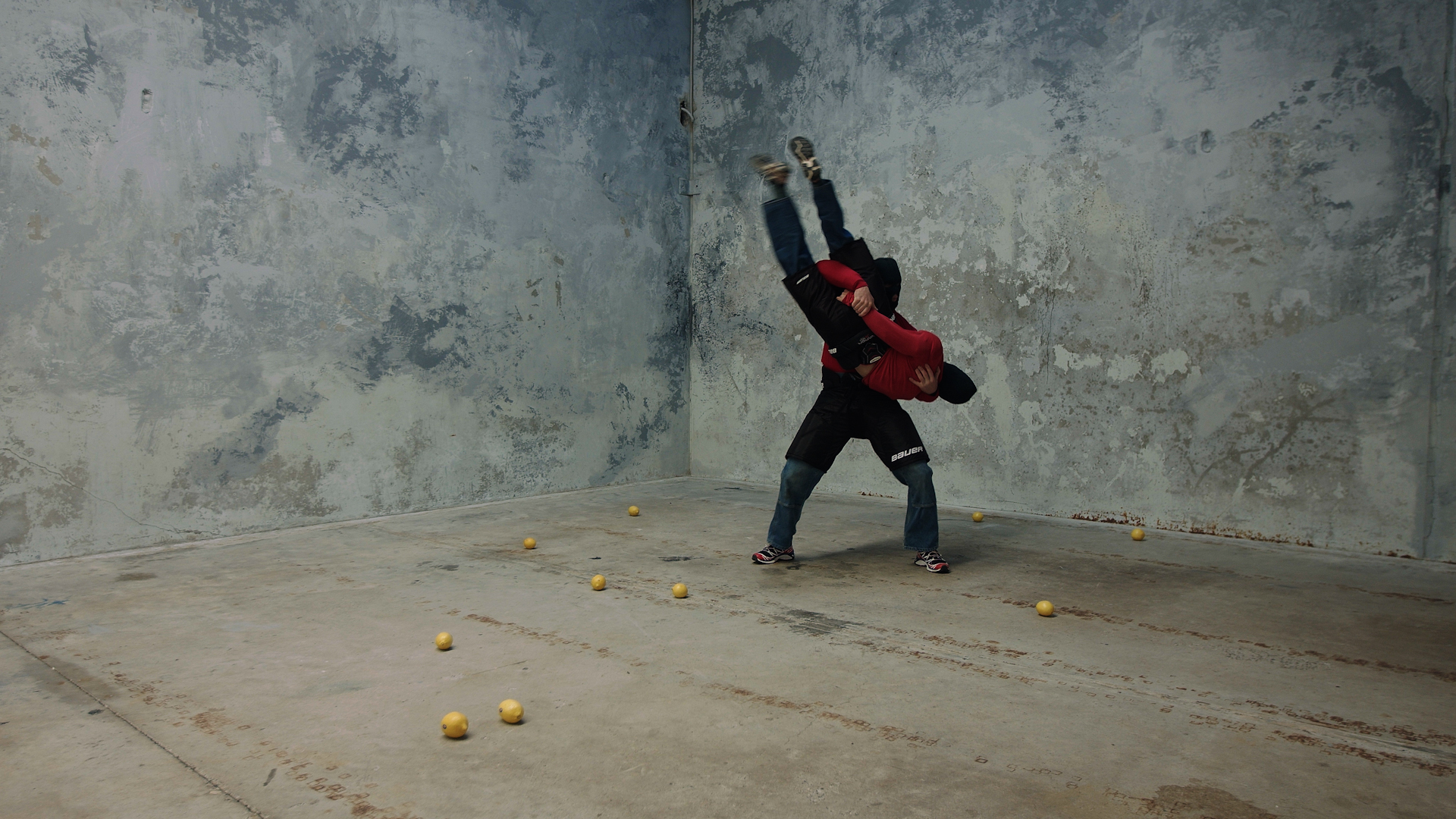 WORLD PREMIERE – CUDDLE » Chunky Move